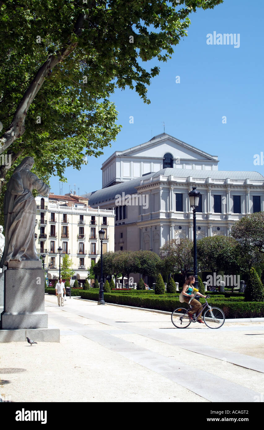 Madrid opera house. Teatro Real on Plaza de Oriente with statue of ...