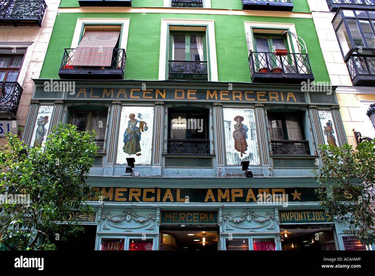 Traditional merceria haberdashers hi-res stock photography and images ...