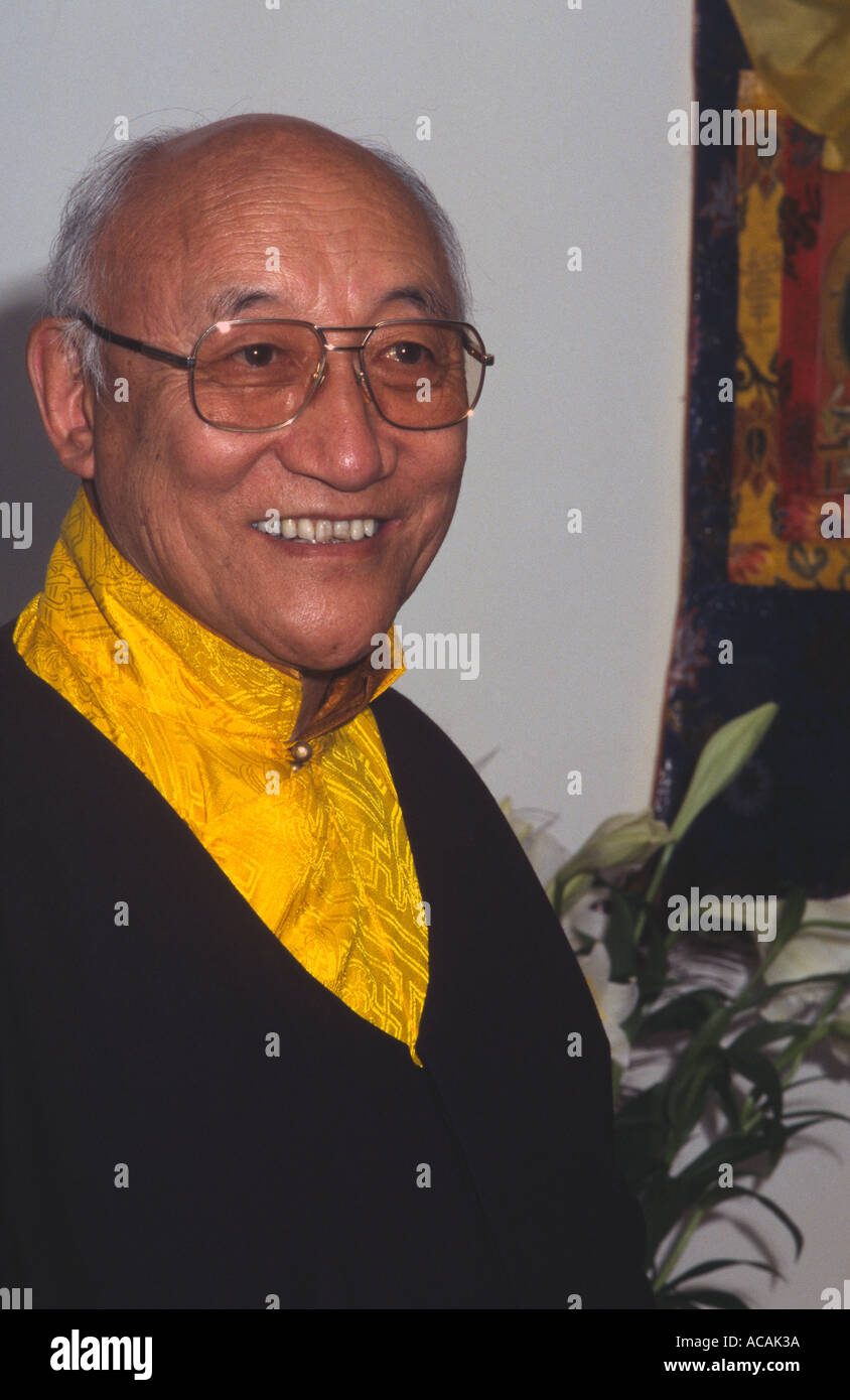 Tibetan Lama Ato (Tenzin) Rinpoche teaching Kagyupa and Ningmapa ...