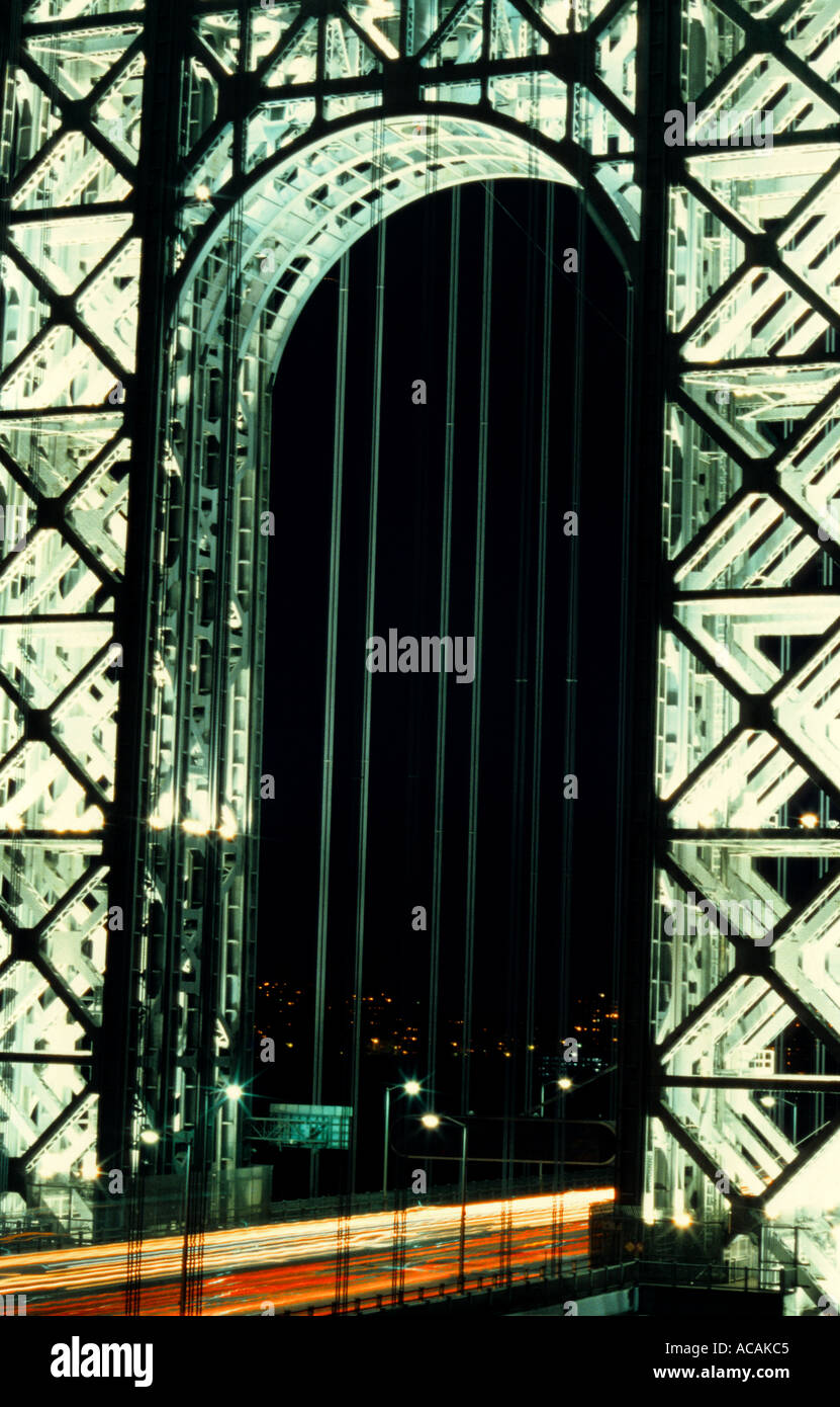 George washington bridge up close hi-res stock photography and images ...