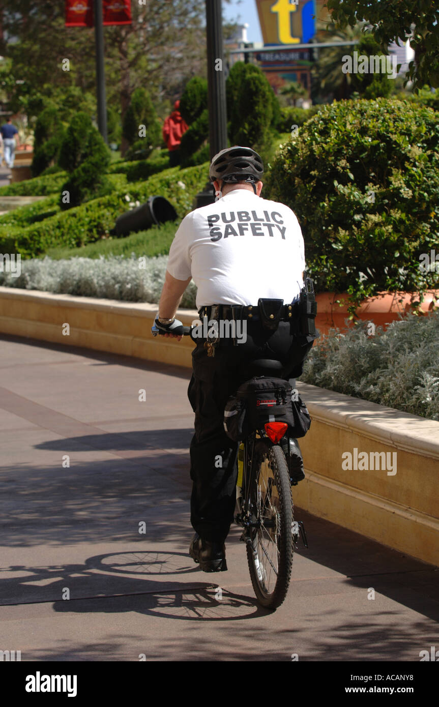 Security patrol on bike Las Vegas Nevada USA Stock Photo - Alamy