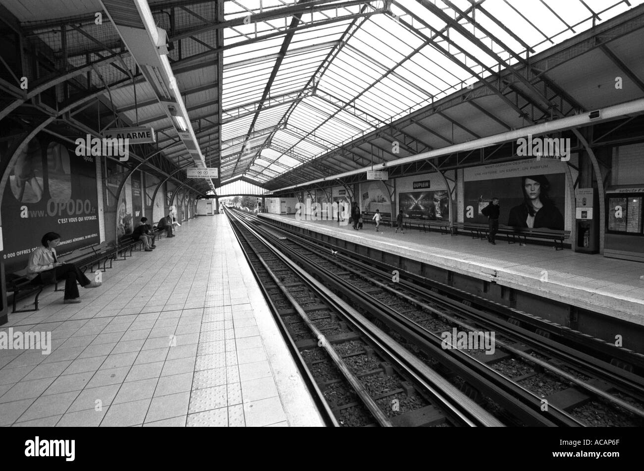 Dupleix Metro Station Paris Stock Photo - Alamy