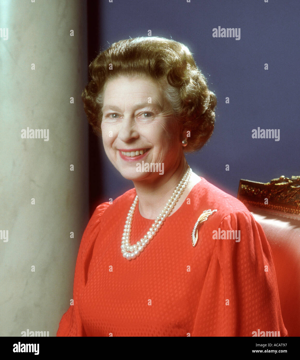 Queen elizabeth portrait hi-res stock photography and images - Alamy