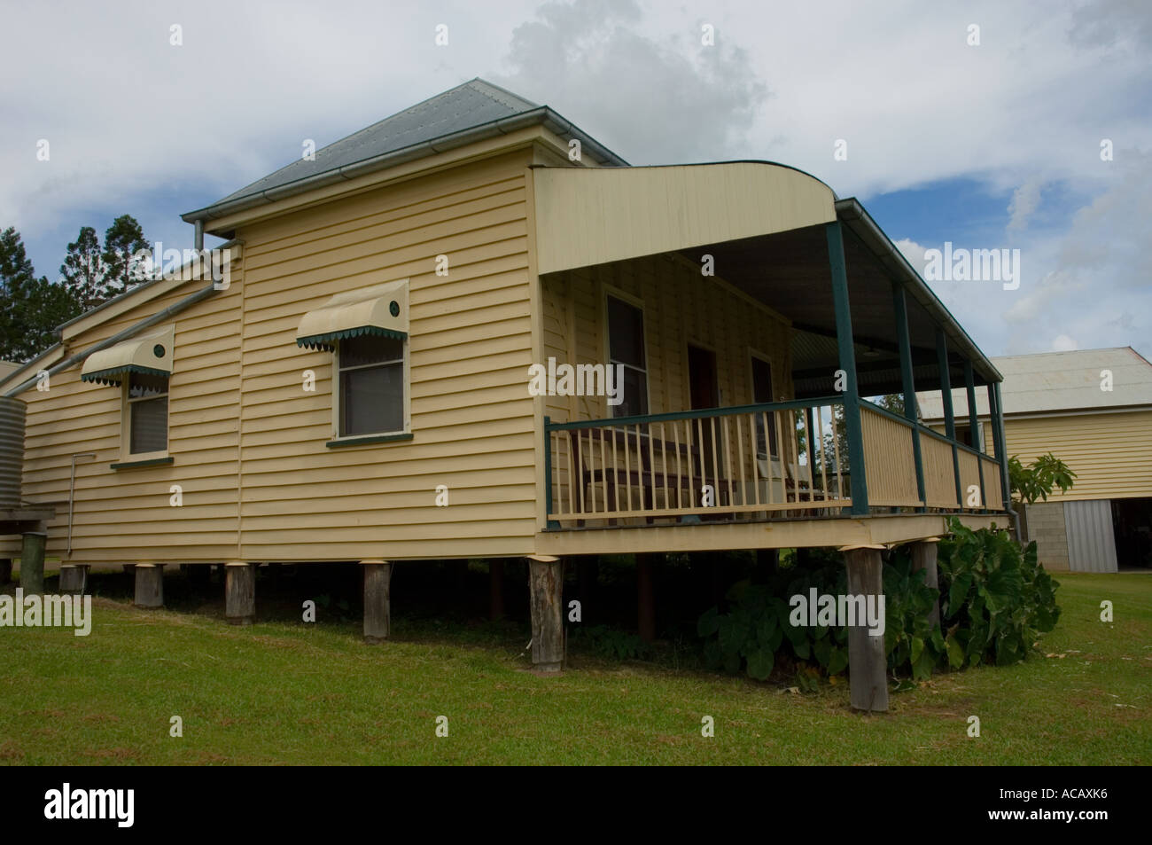 Australian colonial timber cottage hi-res stock photography and images ...