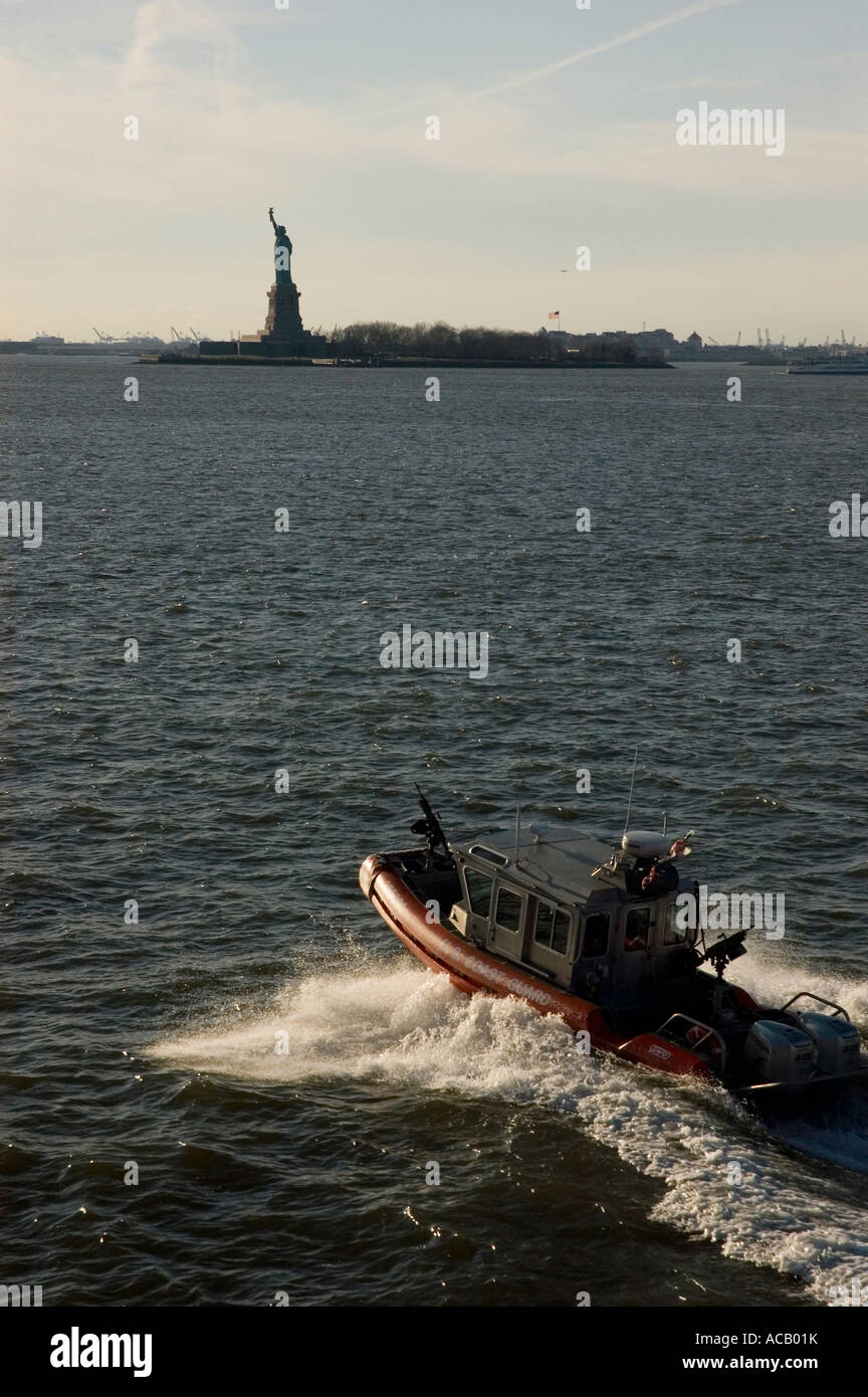 Inflatable statue of liberty hi-res stock photography and images - Alamy