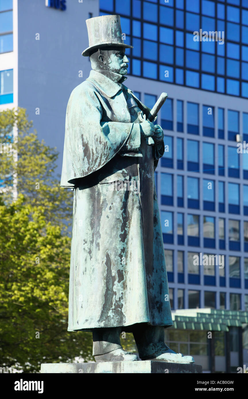 Statue of Aleksander L Kielland in the Market Square, Stavanger ...