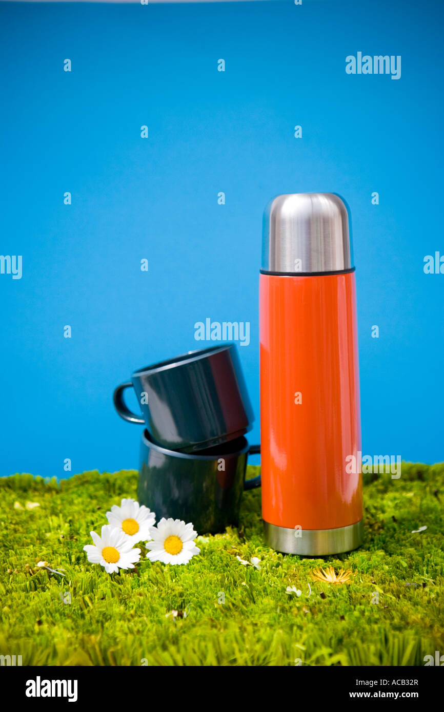 Flask and plastic cups Stock Photo - Alamy