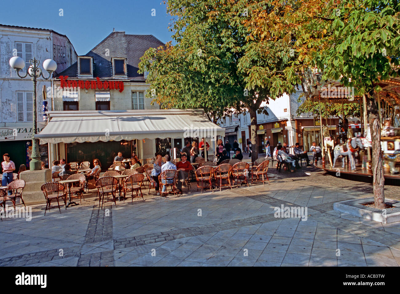 Cognac france cafe hi-res stock photography and images - Alamy