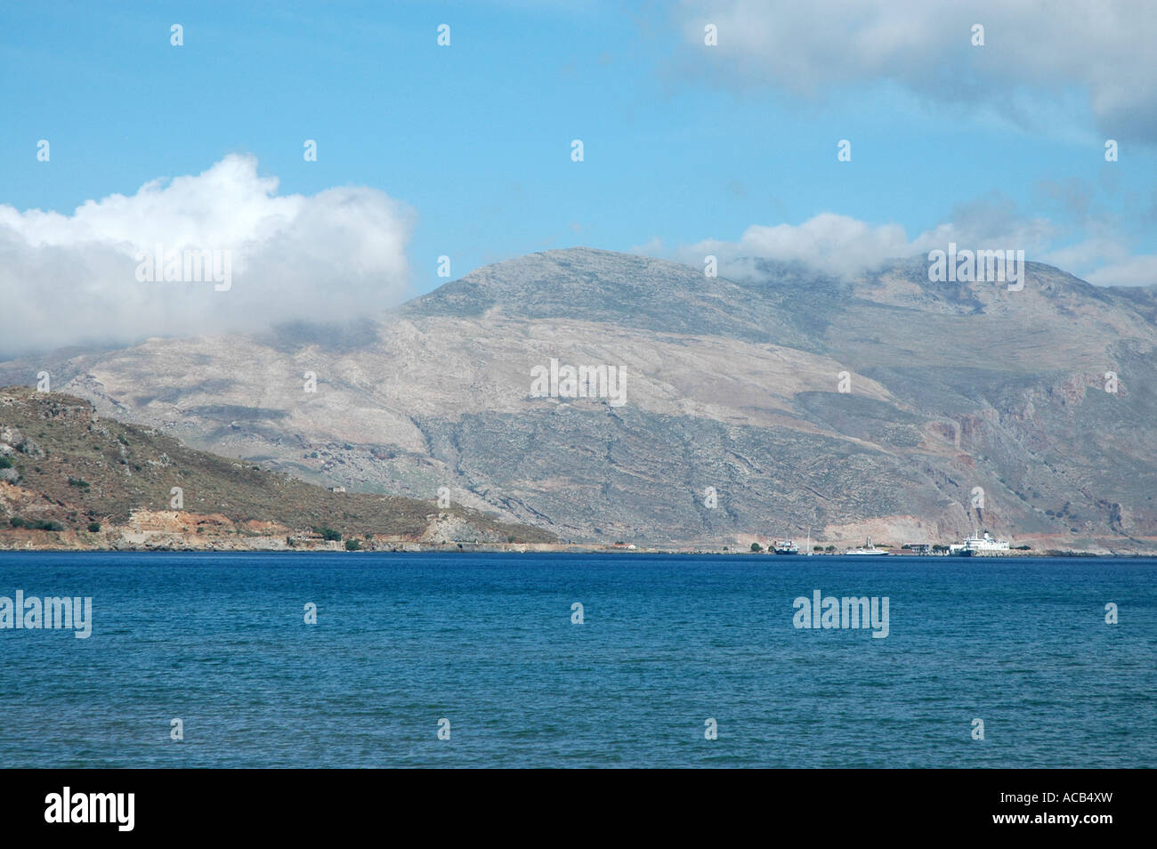 View on Mediterranean seashore in Kissamos (Kastelli) town, greek isle ...