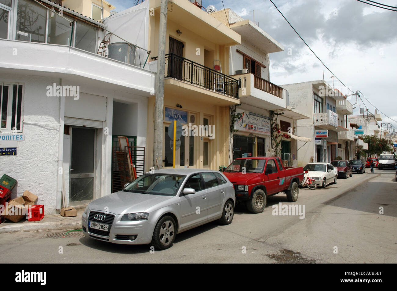 Street in Kissamos (Kastelli) town, greek isle of Crete Stock Photo - Alamy