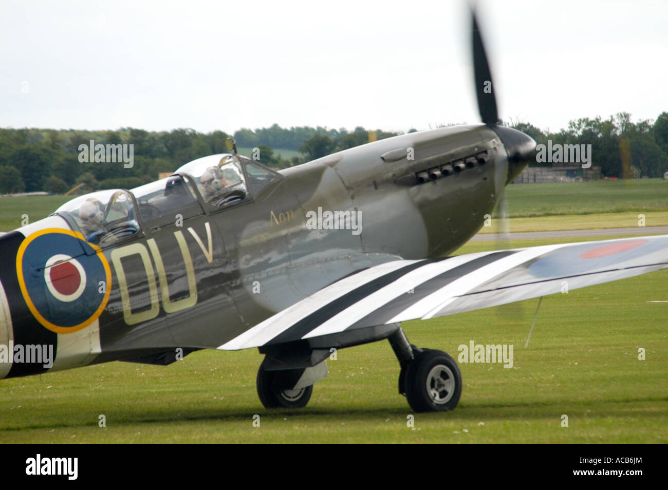 Spitfire landing gear hi-res stock photography and images - Alamy