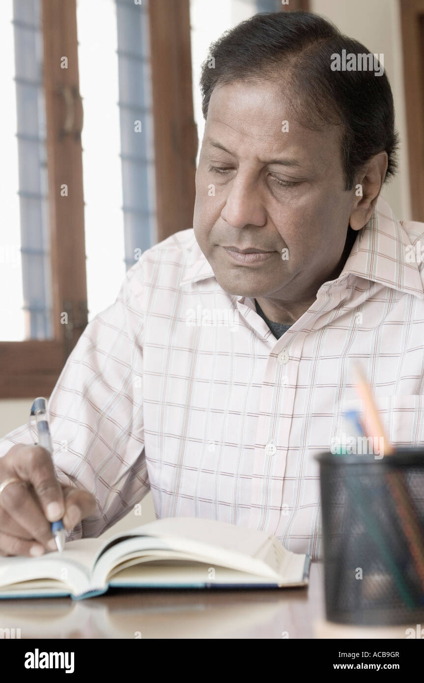 Writing m hi-res stock photography and images - Alamy
