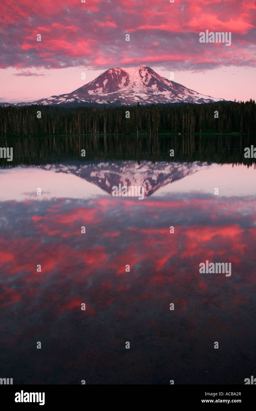 Mount adams takhlakh lake hi-res stock photography and images - Alamy