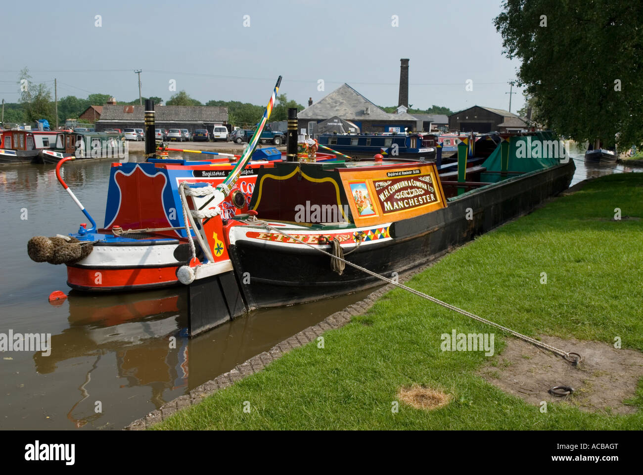 Norbury junction union canal hi-res stock photography and images - Alamy