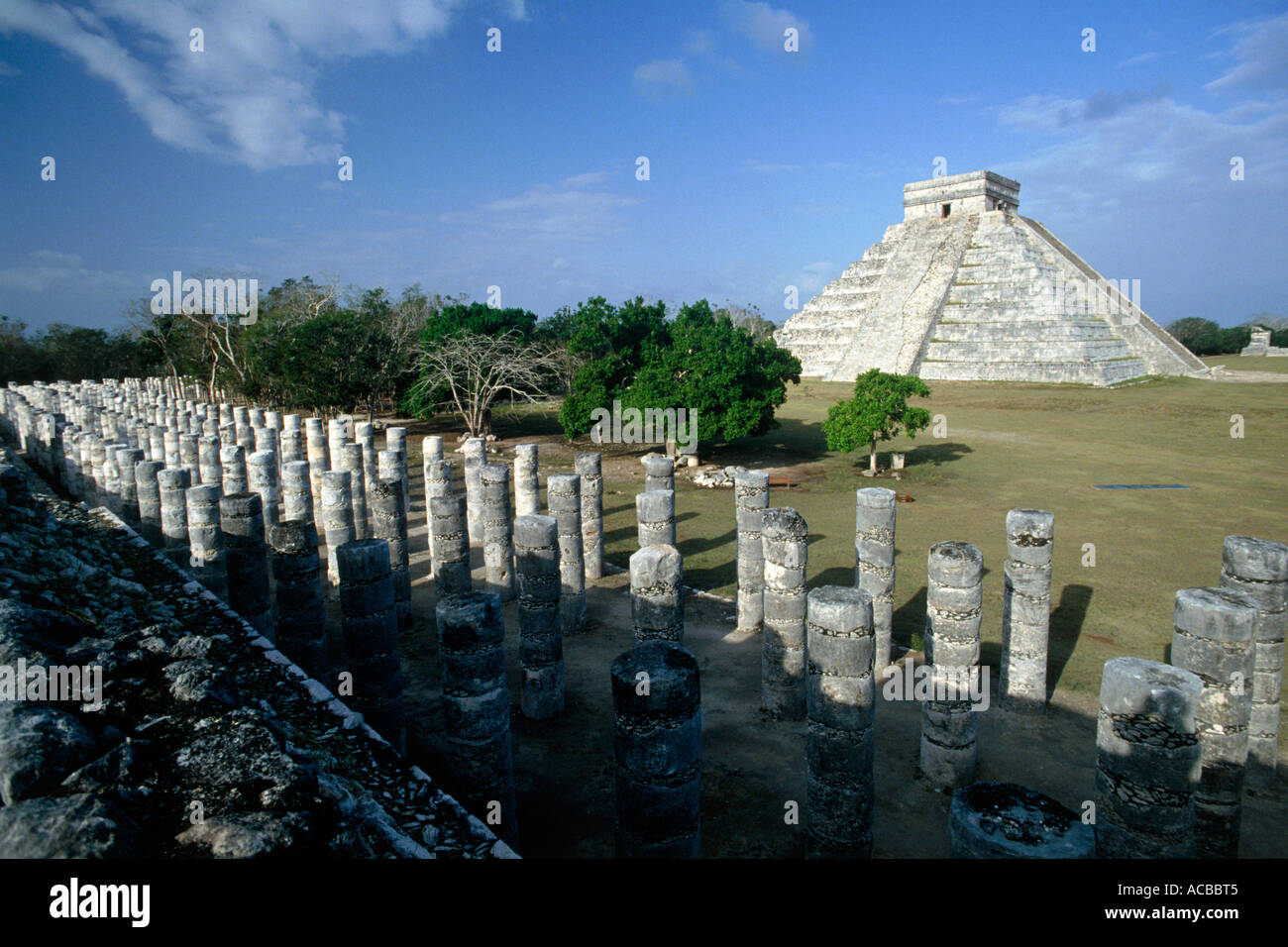 pyramid of el castillo at evening mayan ruins of chichen itza yucatan ...