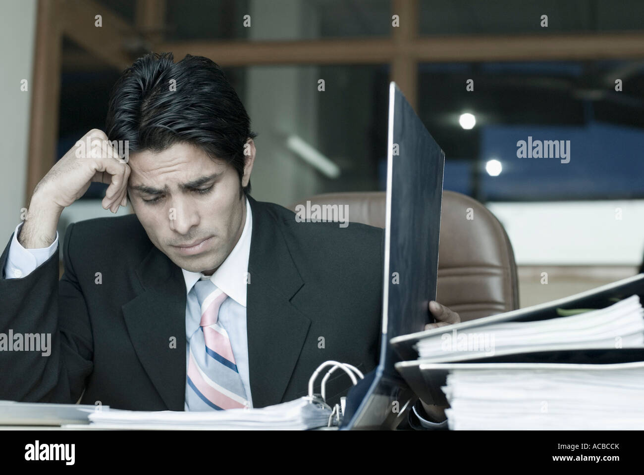 Man holding head in disbelief hi-res stock photography and images - Alamy