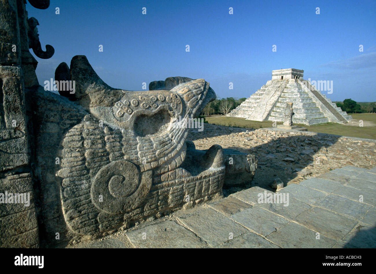 pyramid of el castillo at evening mayan ruins of chichen itza yucatan ...