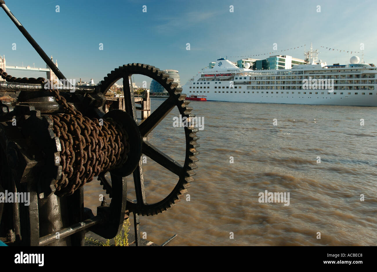River Thames, Pool of London Stock Photo - Alamy