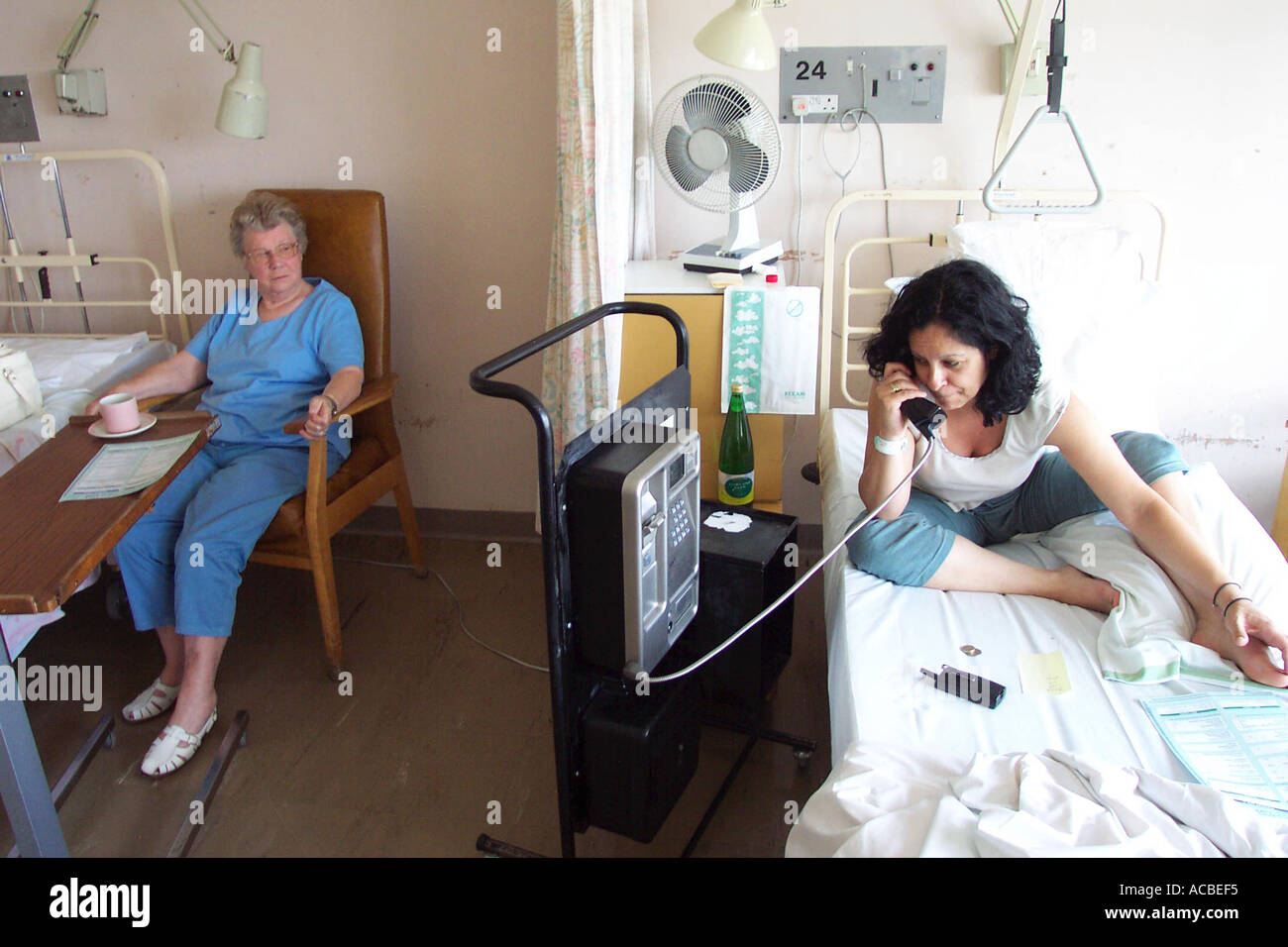 Hospital room telephone uk hi-res stock photography and images - Alamy