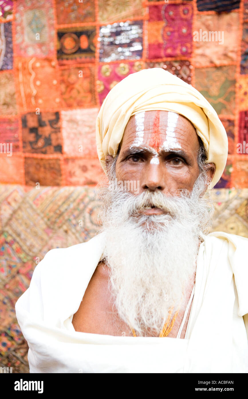 Indian baby monk hi-res stock photography and images - Alamy