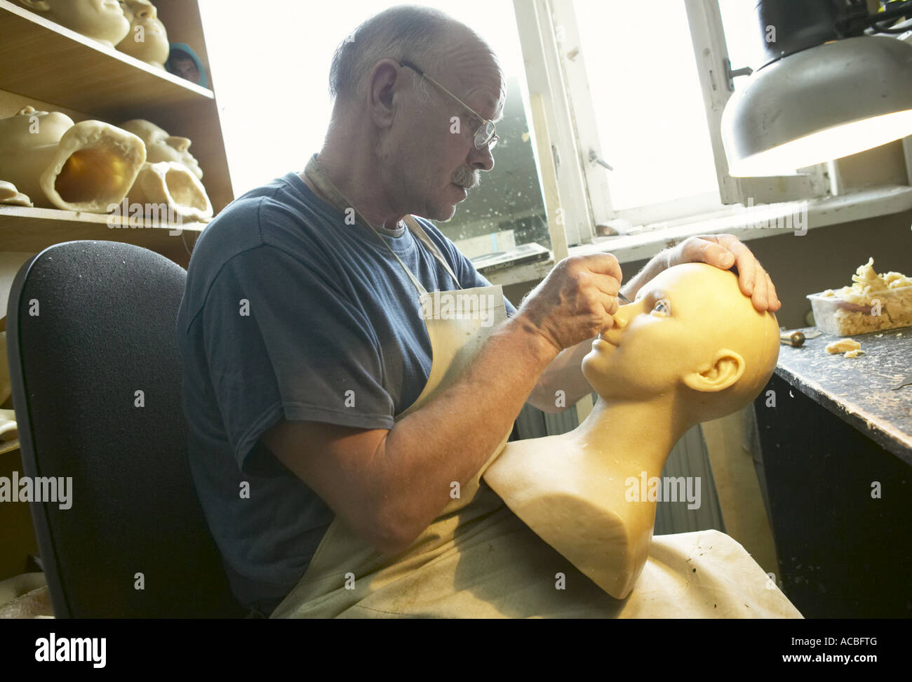 Wax sculptor hi-res stock photography and images - Alamy
