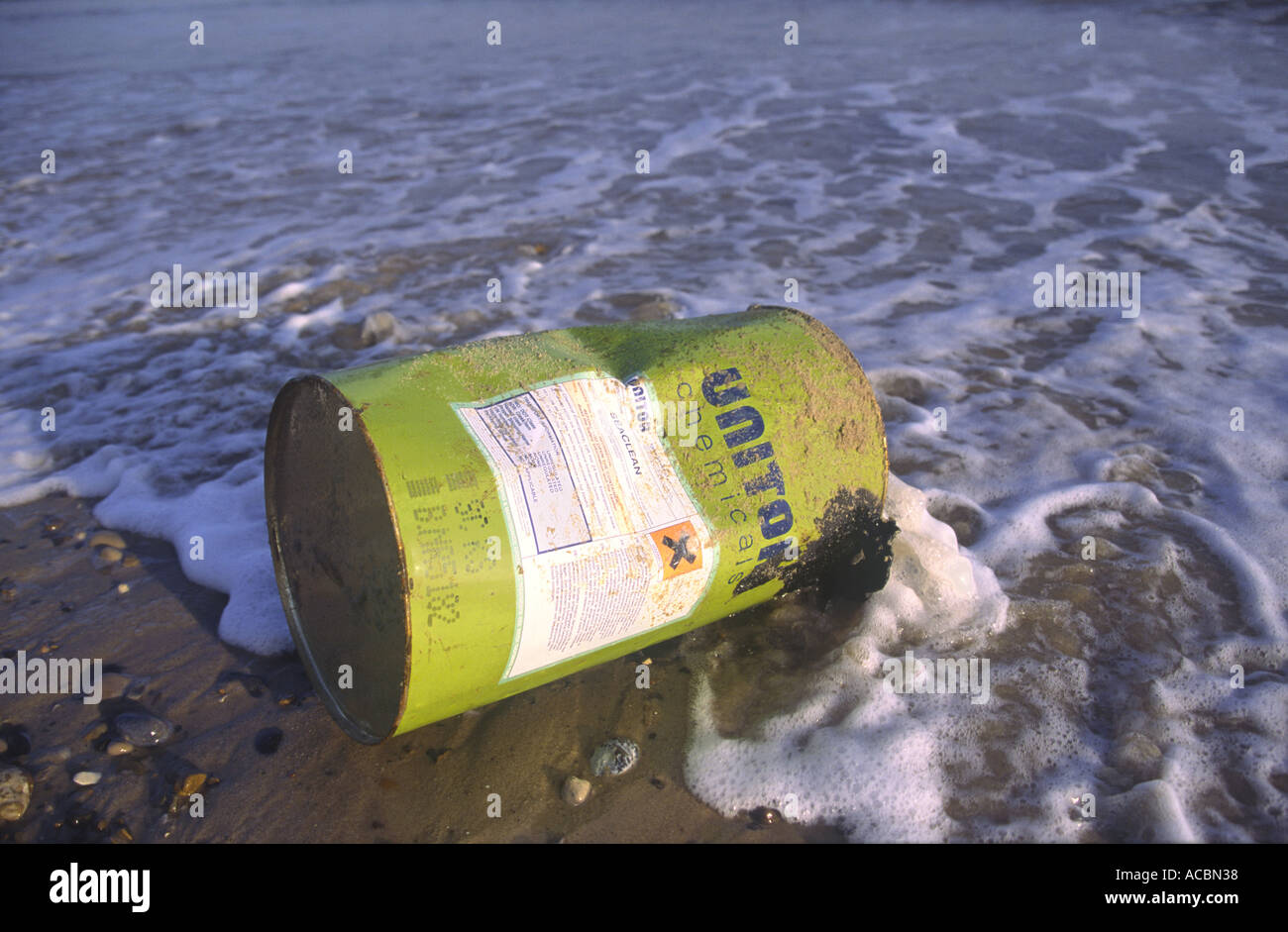 Washed up chemical waste hi-res stock photography and images - Alamy