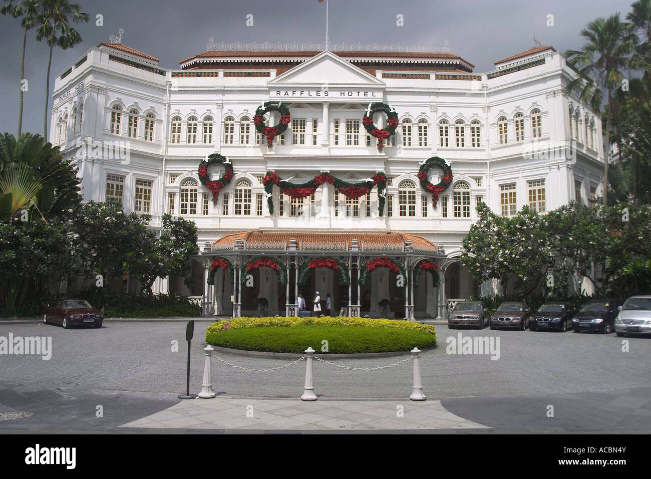 Singapore - The world famous Raffles Hotel Stock Photo - Alamy