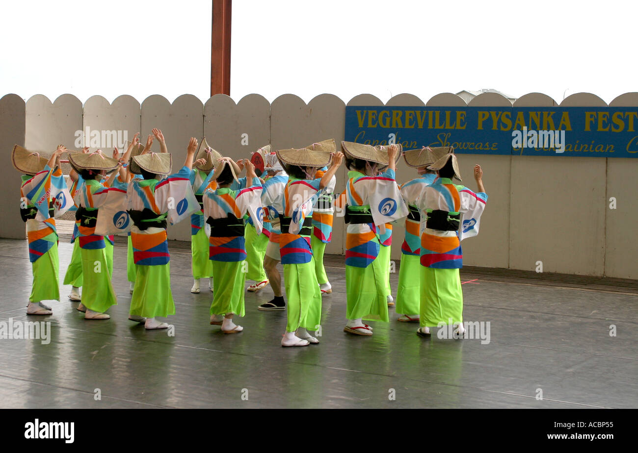 Japanese folk dancing dance tradition traditional heritage legacy ...