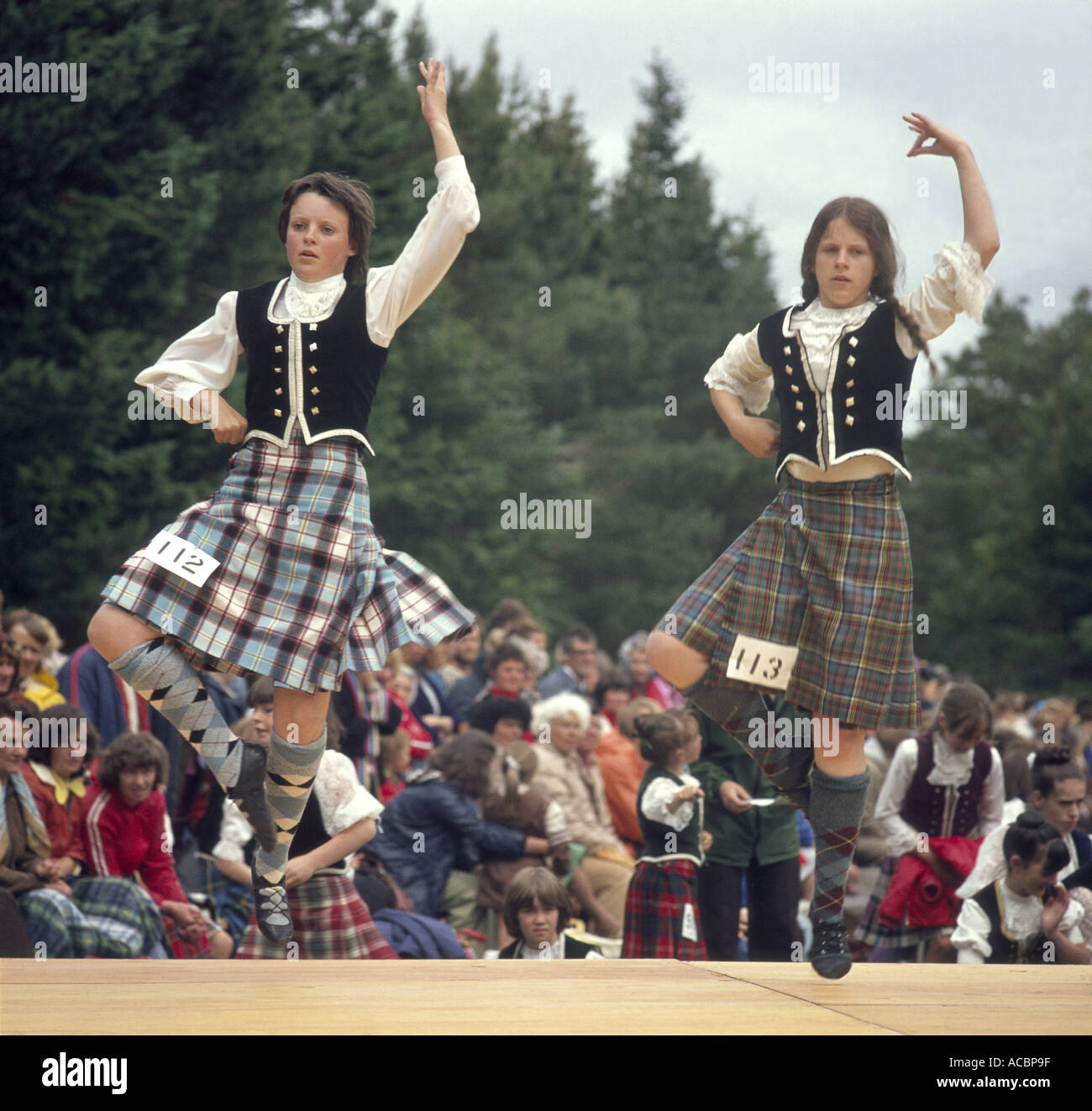 Traditional scottish country dancing display hi-res stock photography ...