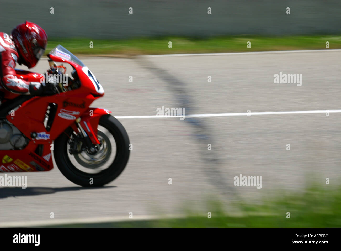 Motorcycle racing at Race City Speedway Stock Photo - Alamy