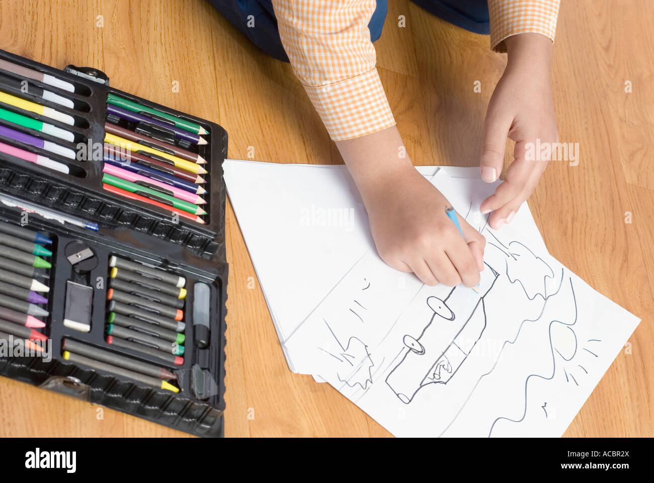 Child drawing hand only hi-res stock photography and images - Alamy