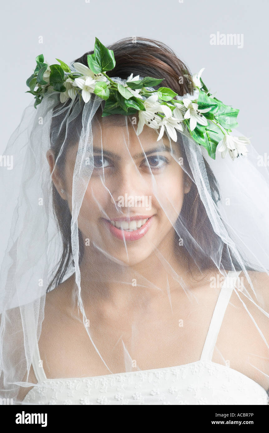 Portrait of a bride smiling Stock Photo - Alamy