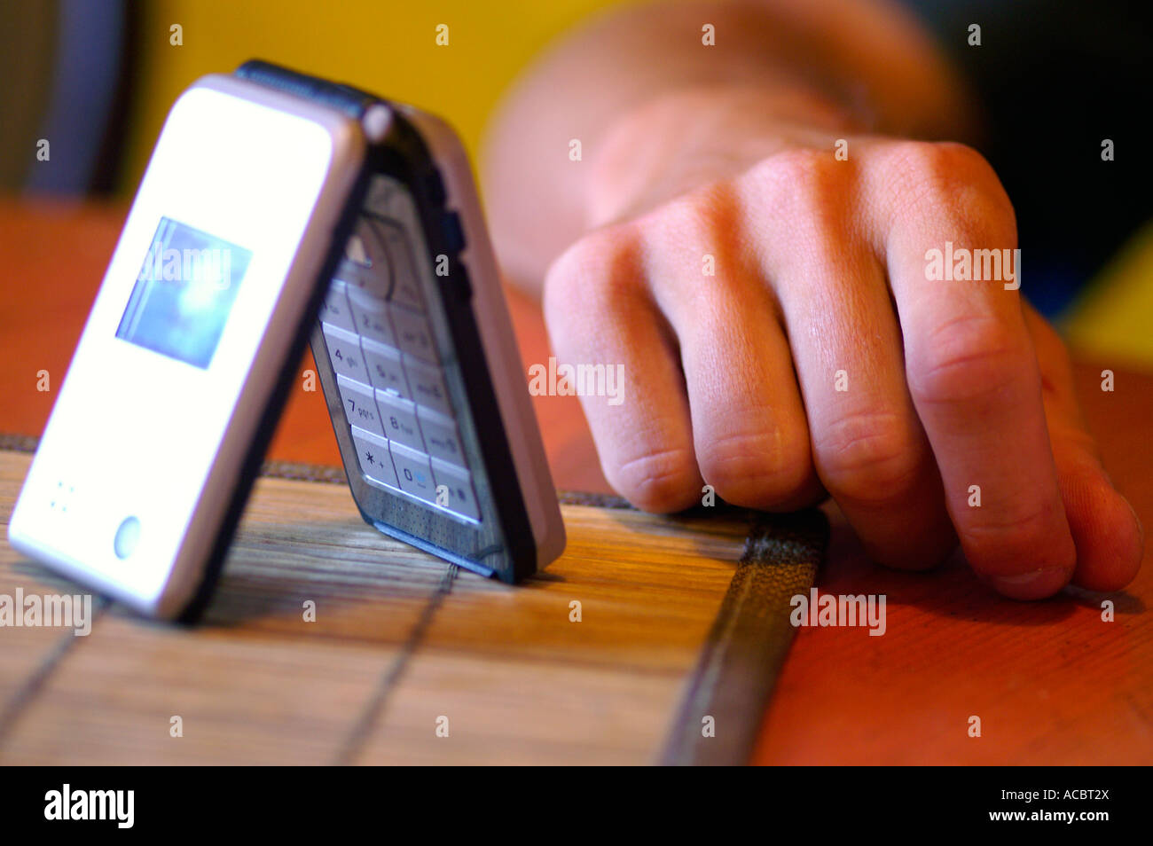 Human waiting hi-res stock photography and images - Alamy