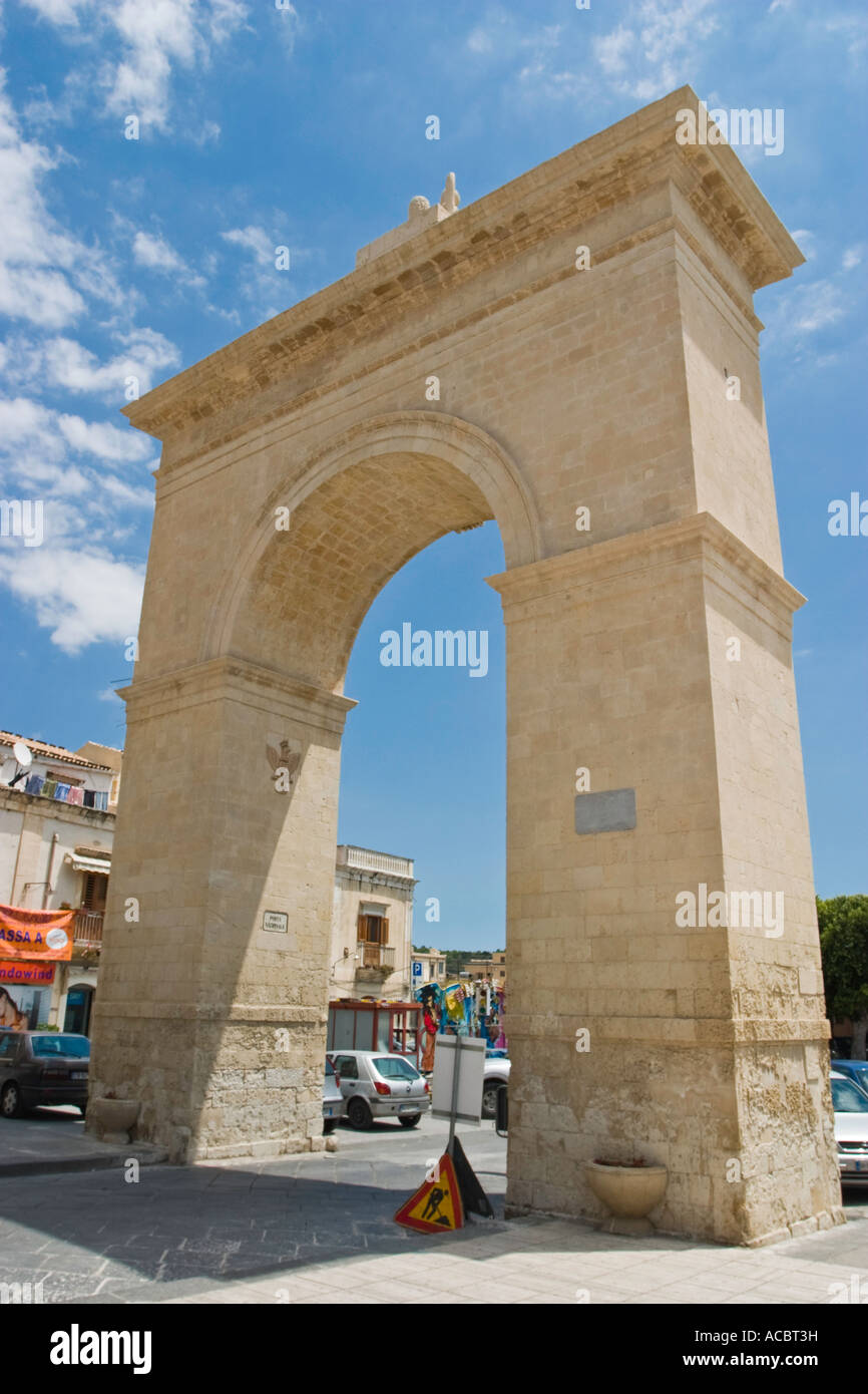 Town gateway Noto Sicily Italy Stock Photo - Alamy