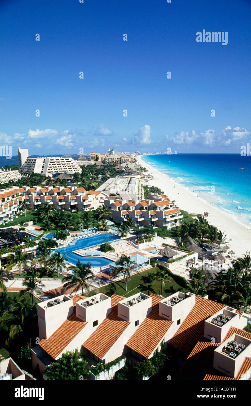 hotels and apartments resort of cancun mexico Stock Photo - Alamy