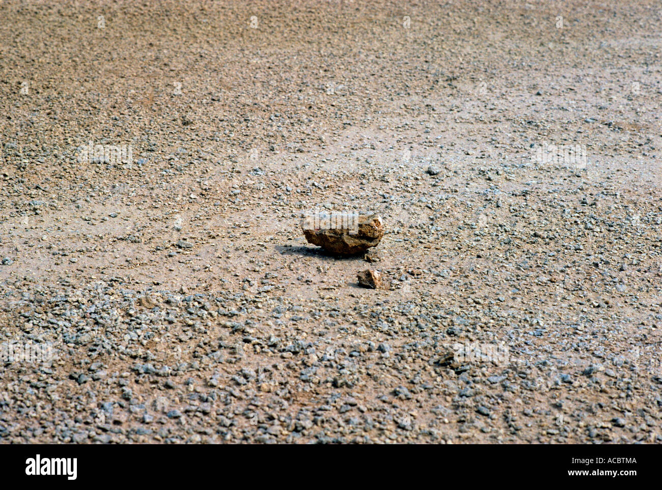 Flint and stone rubble hi-res stock photography and images - Alamy
