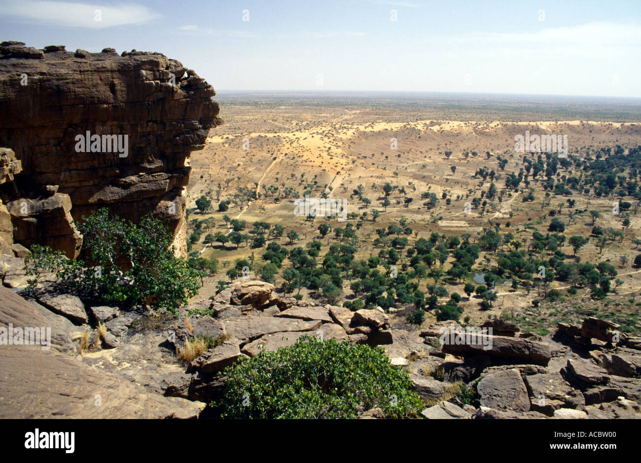 Bandiagara cliff dogon land hi-res stock photography and images - Alamy