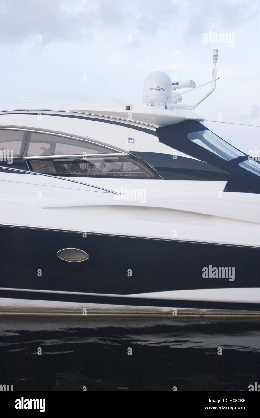 Sunseeker at dock 4 Stock Photo - Alamy