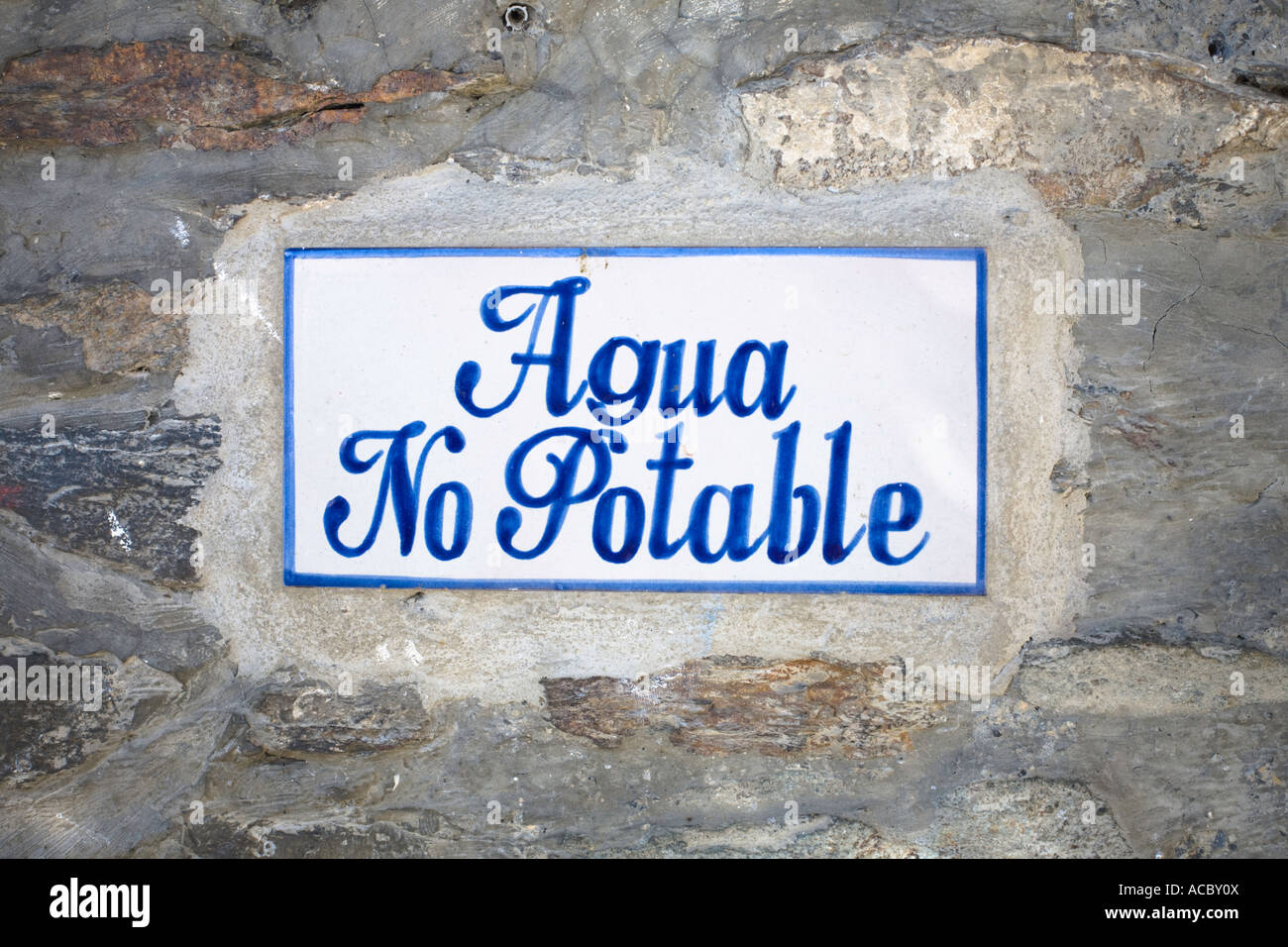 Agua no potable hi-res stock photography and images - Alamy