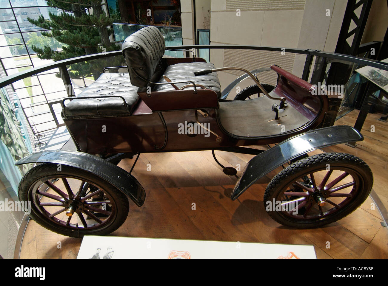 1903 Curved dash Olds Oldsmobile in the Michigan Historical Museum at ...