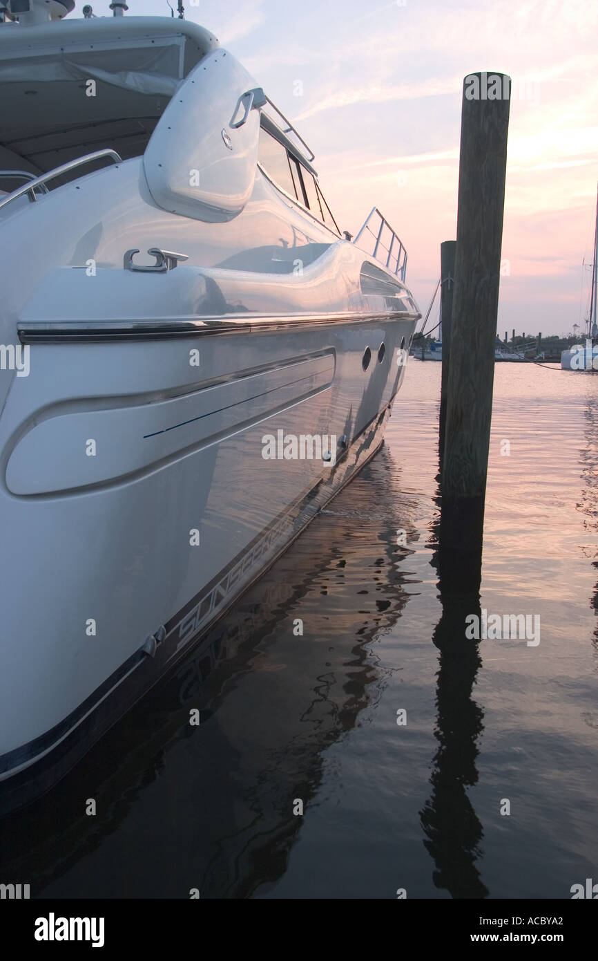 Sunseeker dock hi-res stock photography and images - Alamy