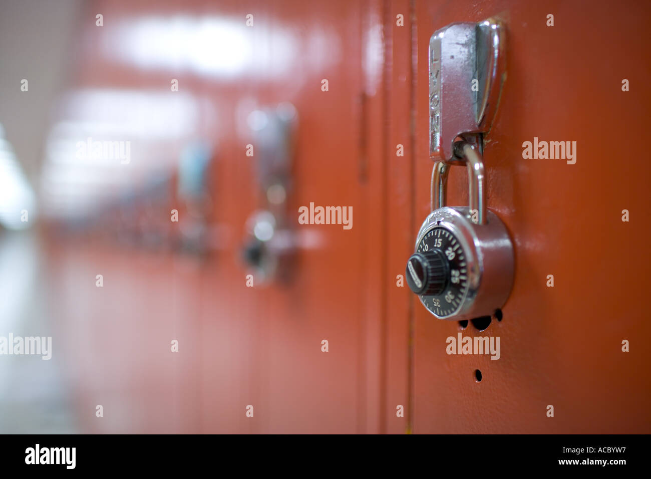 High school teenagers locker hi-res stock photography and images - Alamy