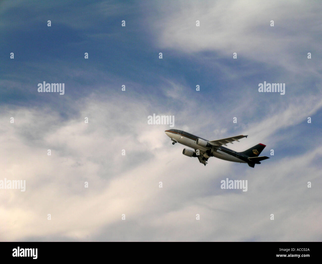 Plane flying sky passenger hi-res stock photography and images - Alamy