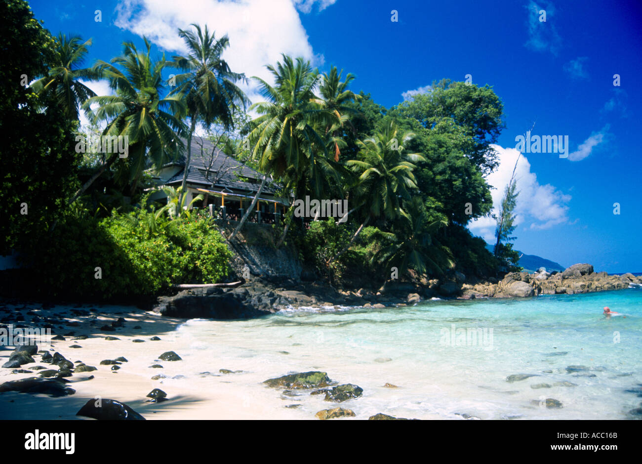 Mahe Beach Hotel Stock Photos & Mahe Beach Hotel Stock Images - Alamy