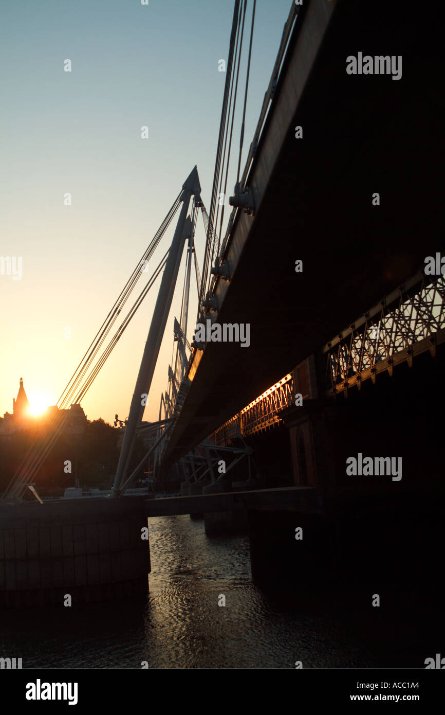 2003 summer uk london river hi-res stock photography and images - Alamy
