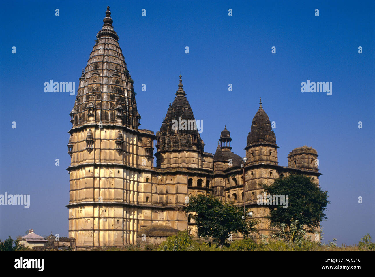 Hindu temple in Orchha India Stock Photo - Alamy