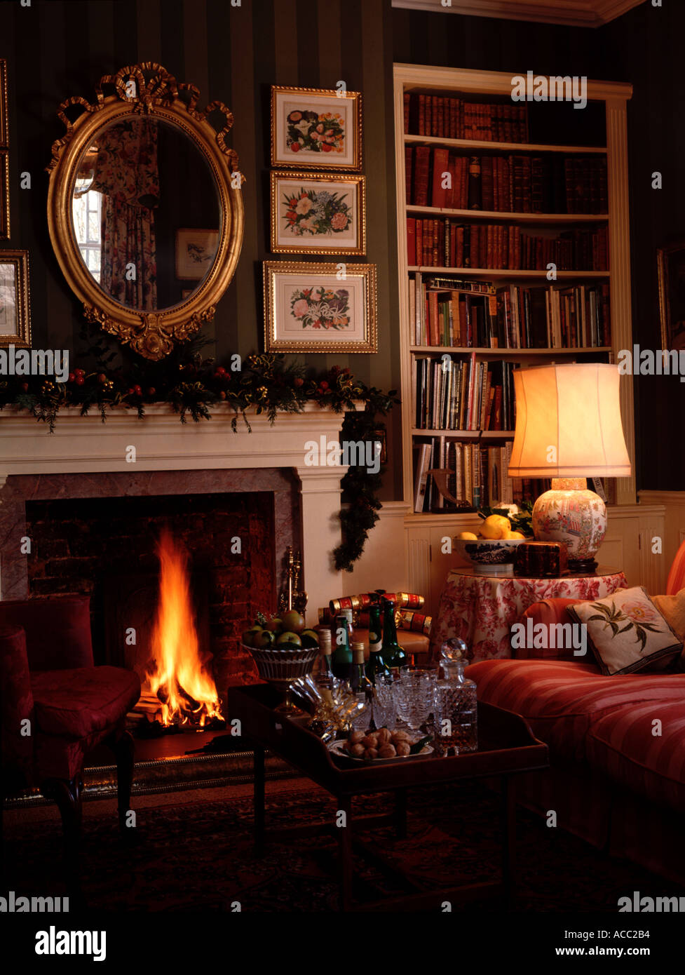 Roaring fireplace christmas hi-res stock photography and images - Alamy