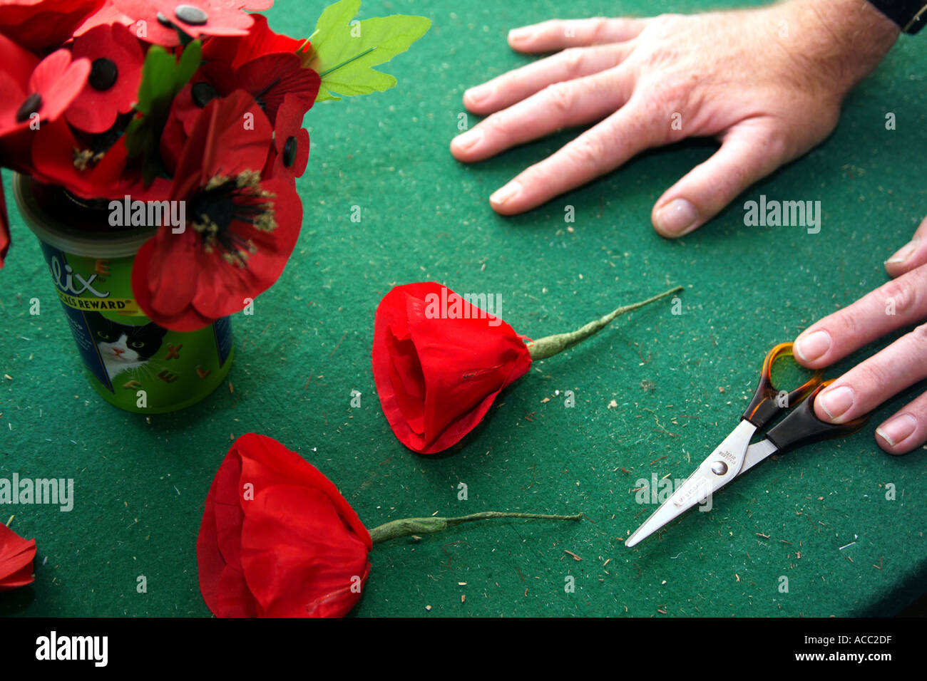 Making guns in the navy hi-res stock photography and images - Alamy