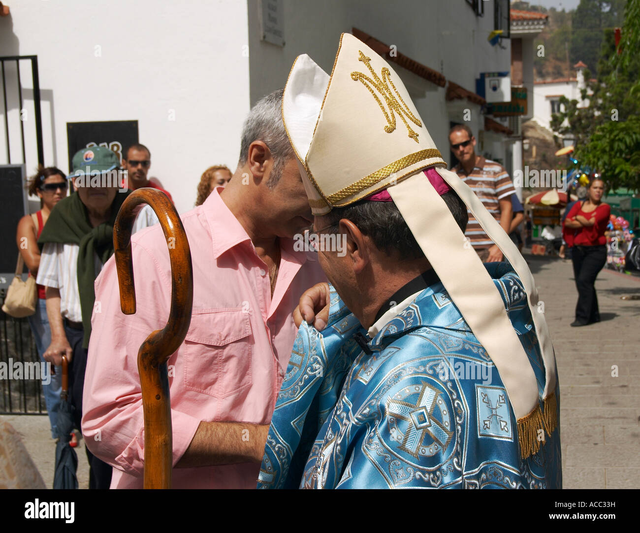 Catholic bishop mitre hi-res stock photography and images - Alamy