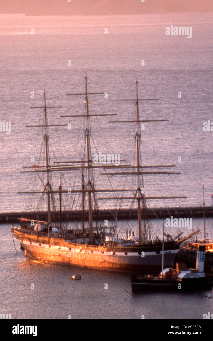 Schooner 1800s hi-res stock photography and images - Alamy
